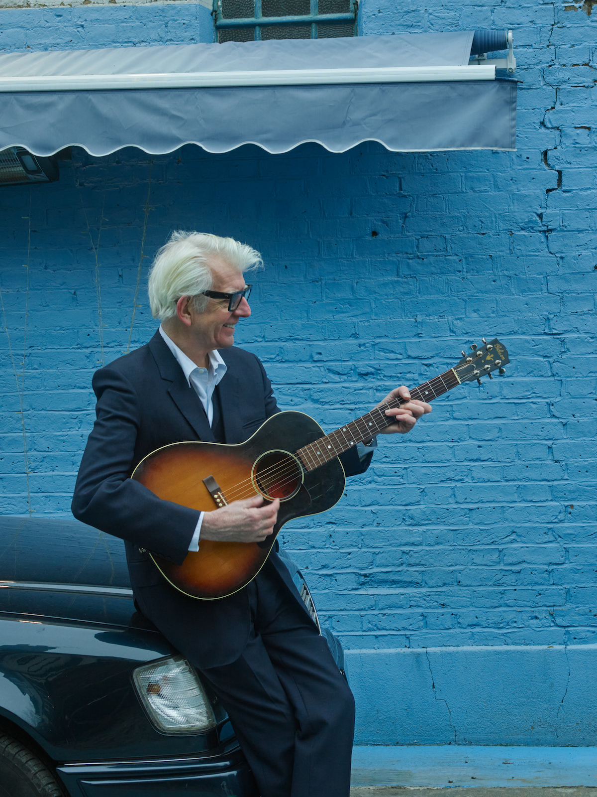 Nick Lowe, Los Straitjackets Offer a Magical Night at the Magic Bag